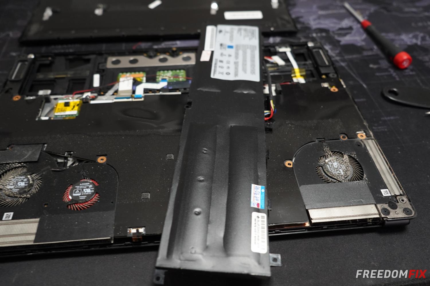รับเปลี่ยนแบตเตอรี่โน๊ตบุ๊ค MSI GS65 Stealth Thin แบตเสื่อม แบตบวม ไม่ ...