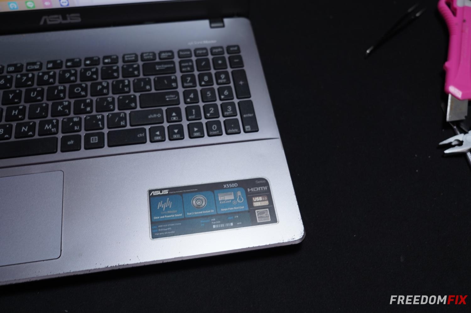 รับเปลี่ยนจอโน๊ตบุ๊ค ASUS X550D จอแตก จอร้าว จอเสีย สีเพี้ยน เป็นเส้น ...